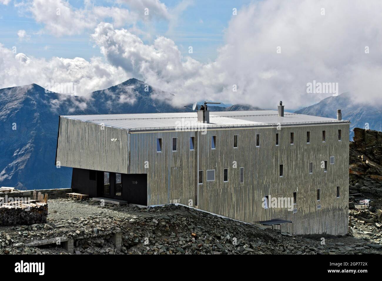 Cabane de Tracuit mountain hut, Zinal, Val d'Anniviers, Valais ...