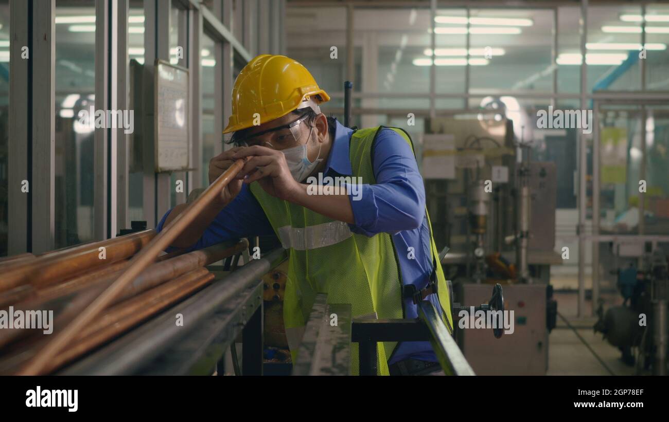 Construction worker wearing cargo hi-res stock photography and images ...