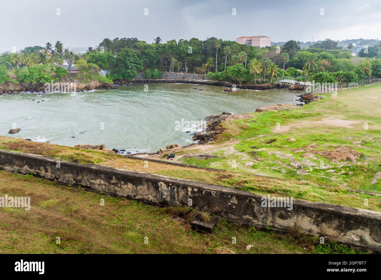 Fortification walls and sea coast in Galle Fort, Sri Lanka Stock Photo ...