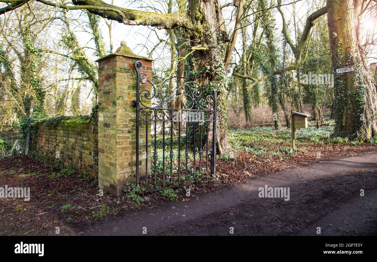 House security gate uk hi-res stock photography and images - Alamy