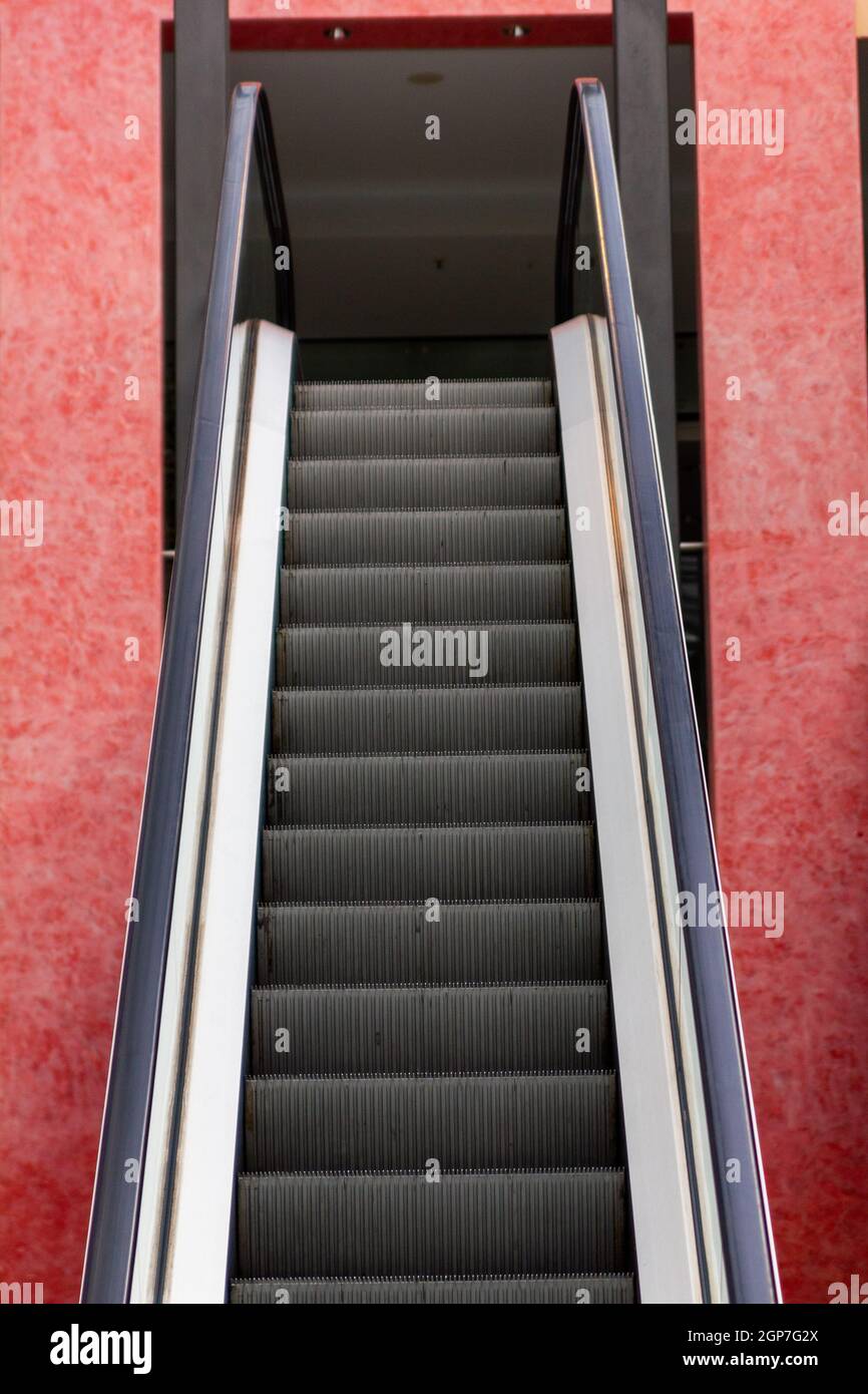 Escalator in department store hi-res stock photography and images - Alamy
