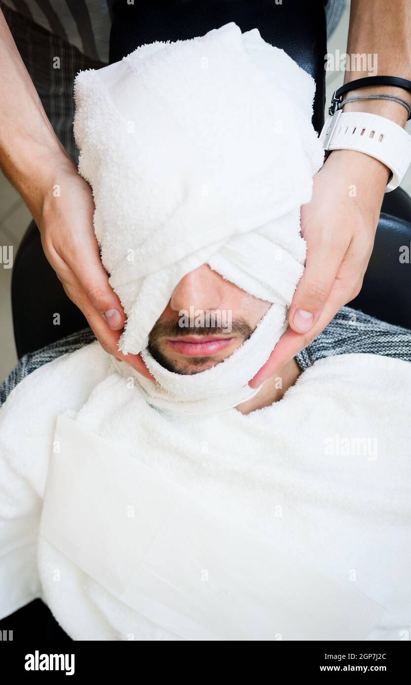 Cold compresses hi-res stock photography and images - Alamy