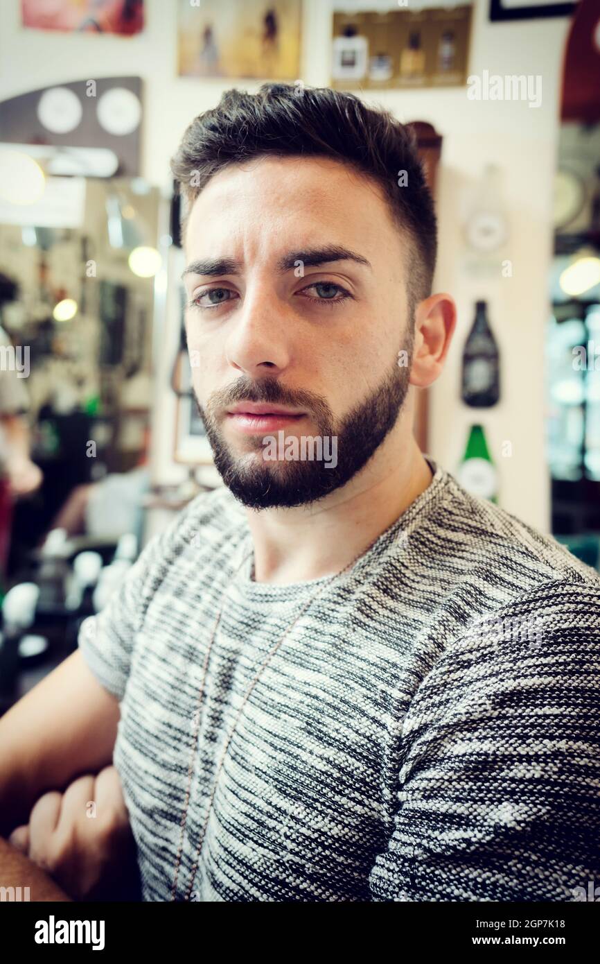 Man shaving old style hi-res stock photography and images - Alamy
