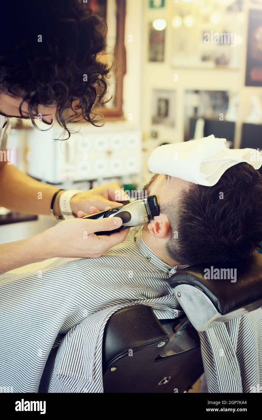 The ritual barbershop hi-res stock photography and images - Alamy