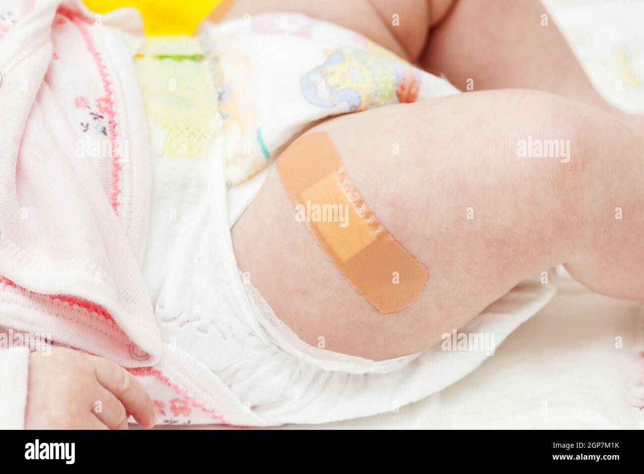 Vaccination baby leg hi-res stock photography and images - Alamy
