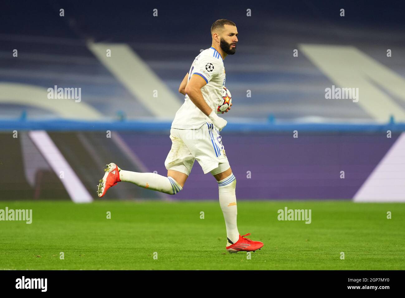 Karim Benzema of Real Madrid celebrates his goal during the UEFA ...