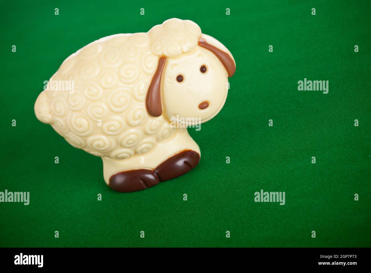 White chocolate lamb hi-res stock photography and images - Alamy