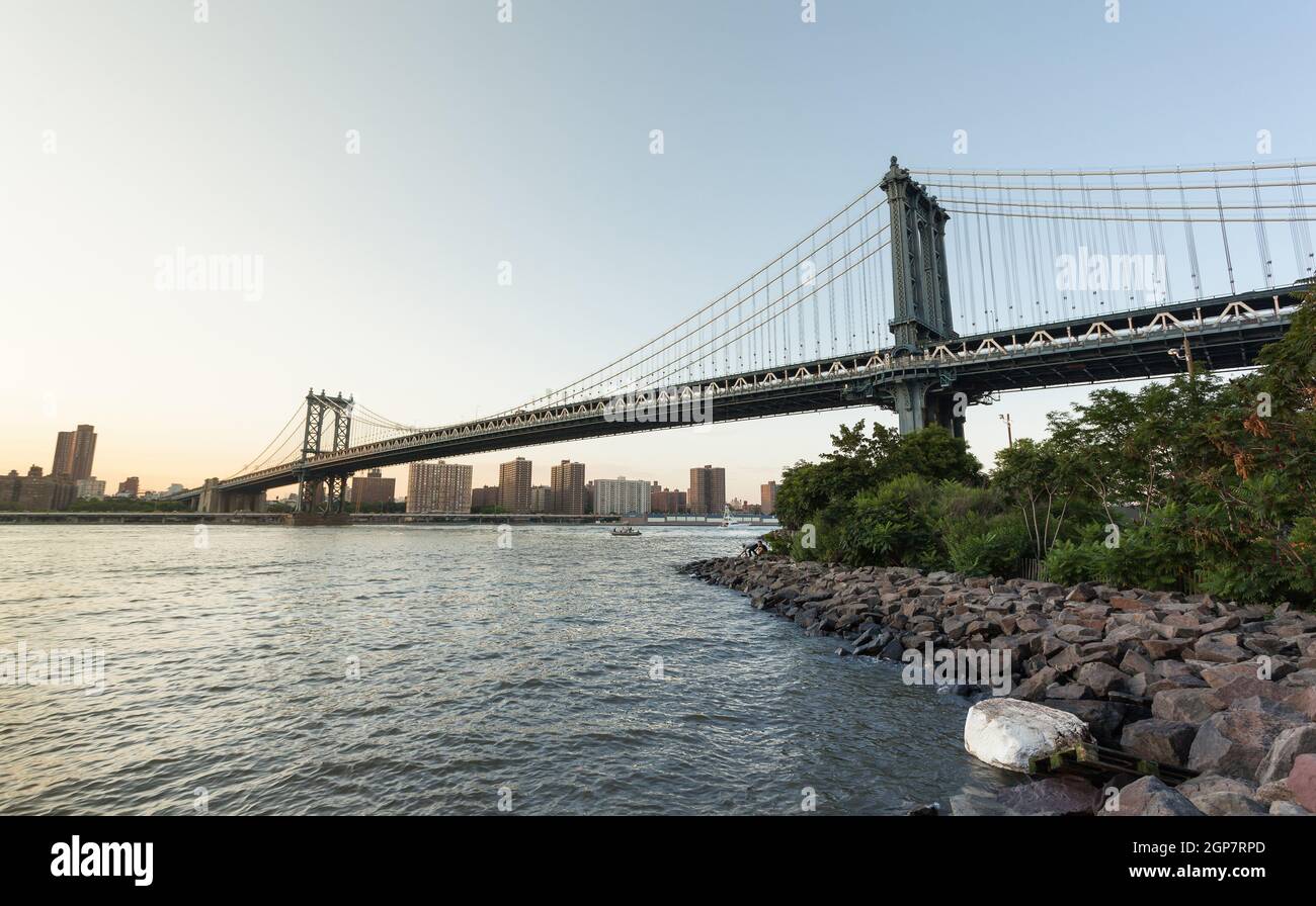 Manhattan Bridge illuminated at dusk, New York City Stock Photo - Alamy