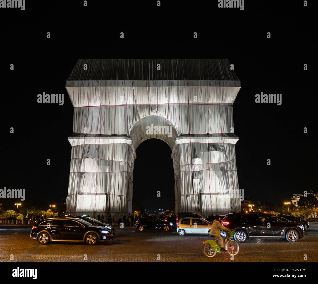 Christo and jeanne claude building hi-res stock photography and images ...