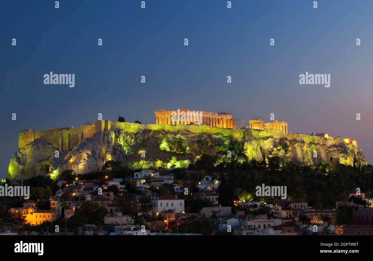 Night view of acropolis with parthenon temple hi-res stock photography and images - Alamy