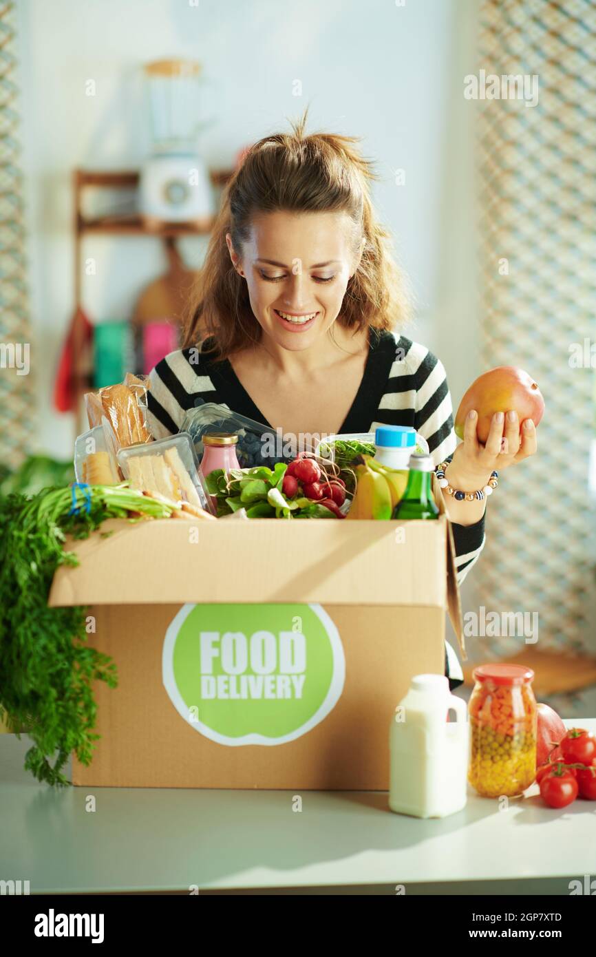 Race carton hi-res stock photography and images - Alamy