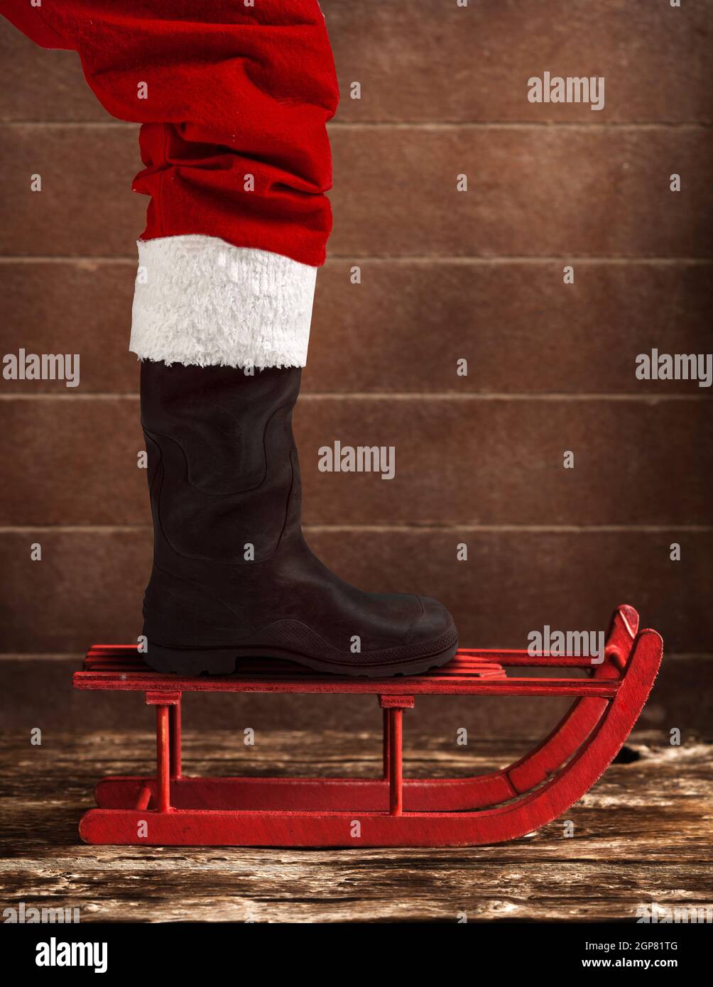 Red sled hi-res stock photography and images - Alamy