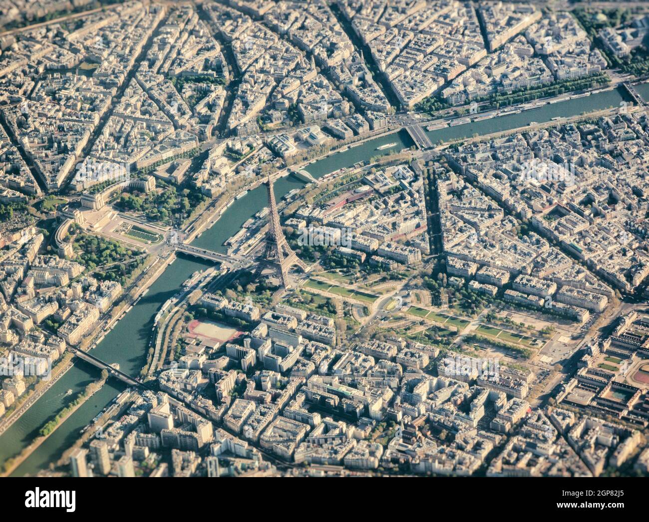 Paris france view from airplane hi-res stock photography and images - Alamy