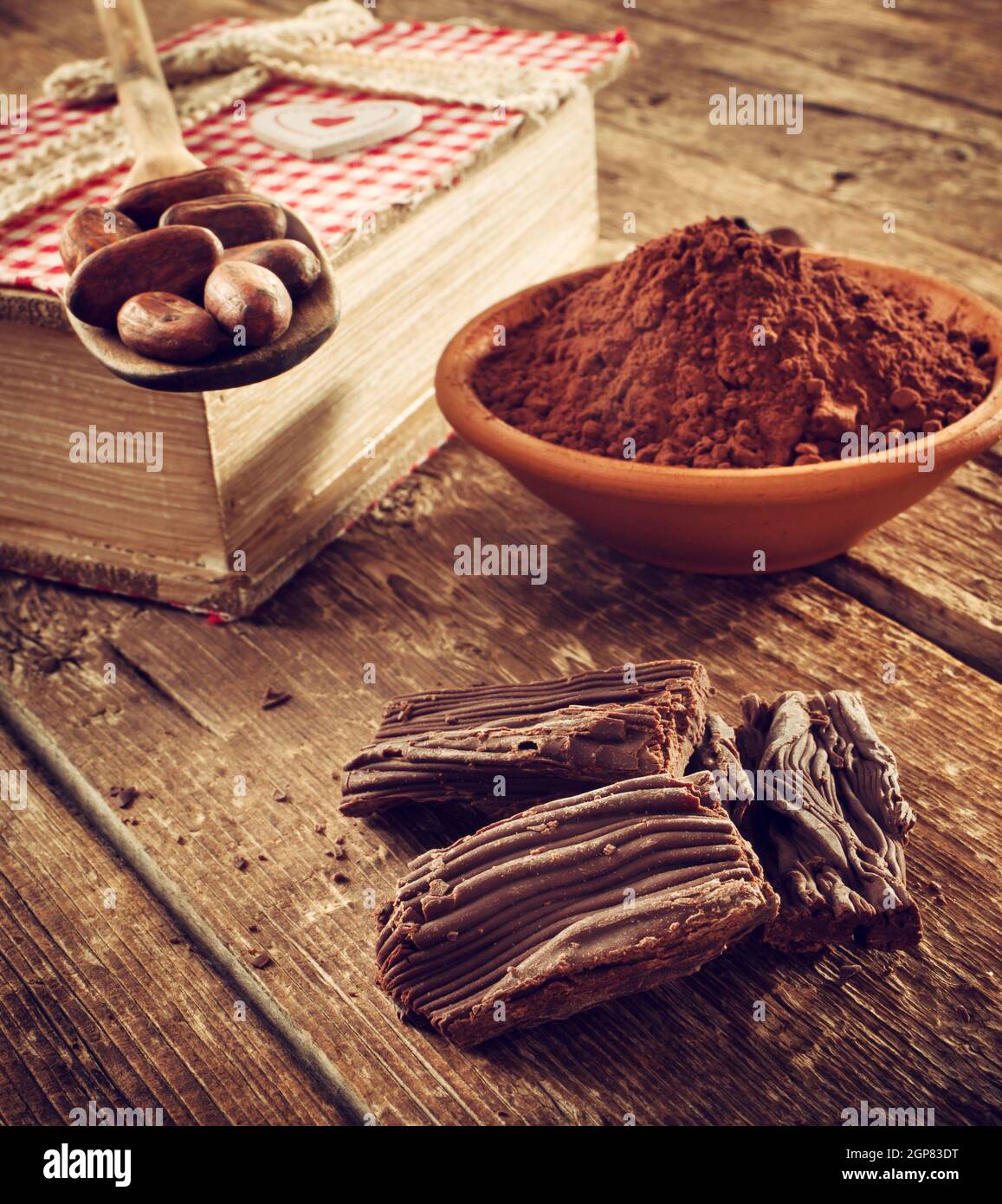Homemade chocolate using cocoa powder and cocoa beans Stock Photo - Alamy