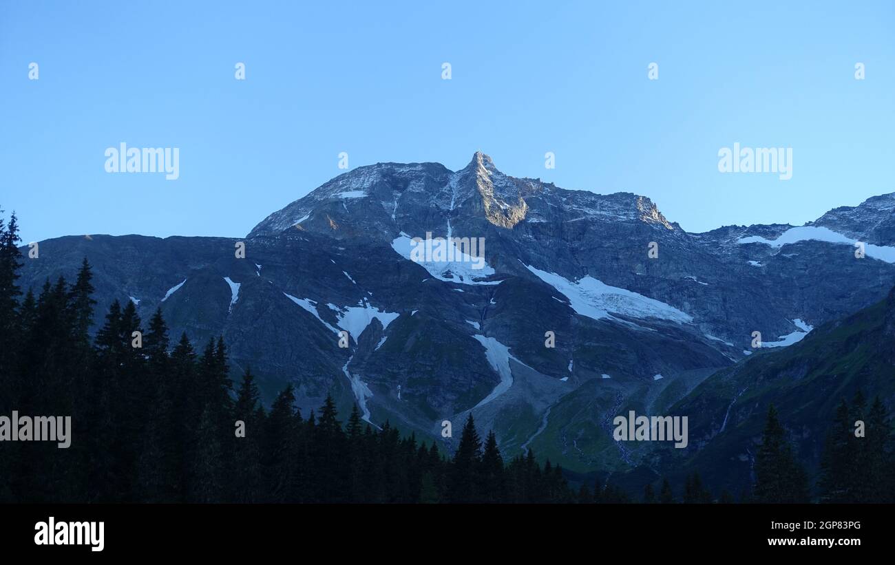 Beautiful view of snowy mountains Stock Photo - Alamy