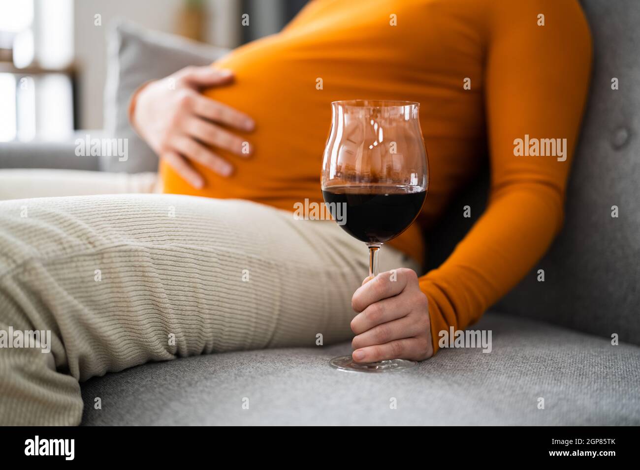 Belly wine wine glass hi-res stock photography and images - Alamy