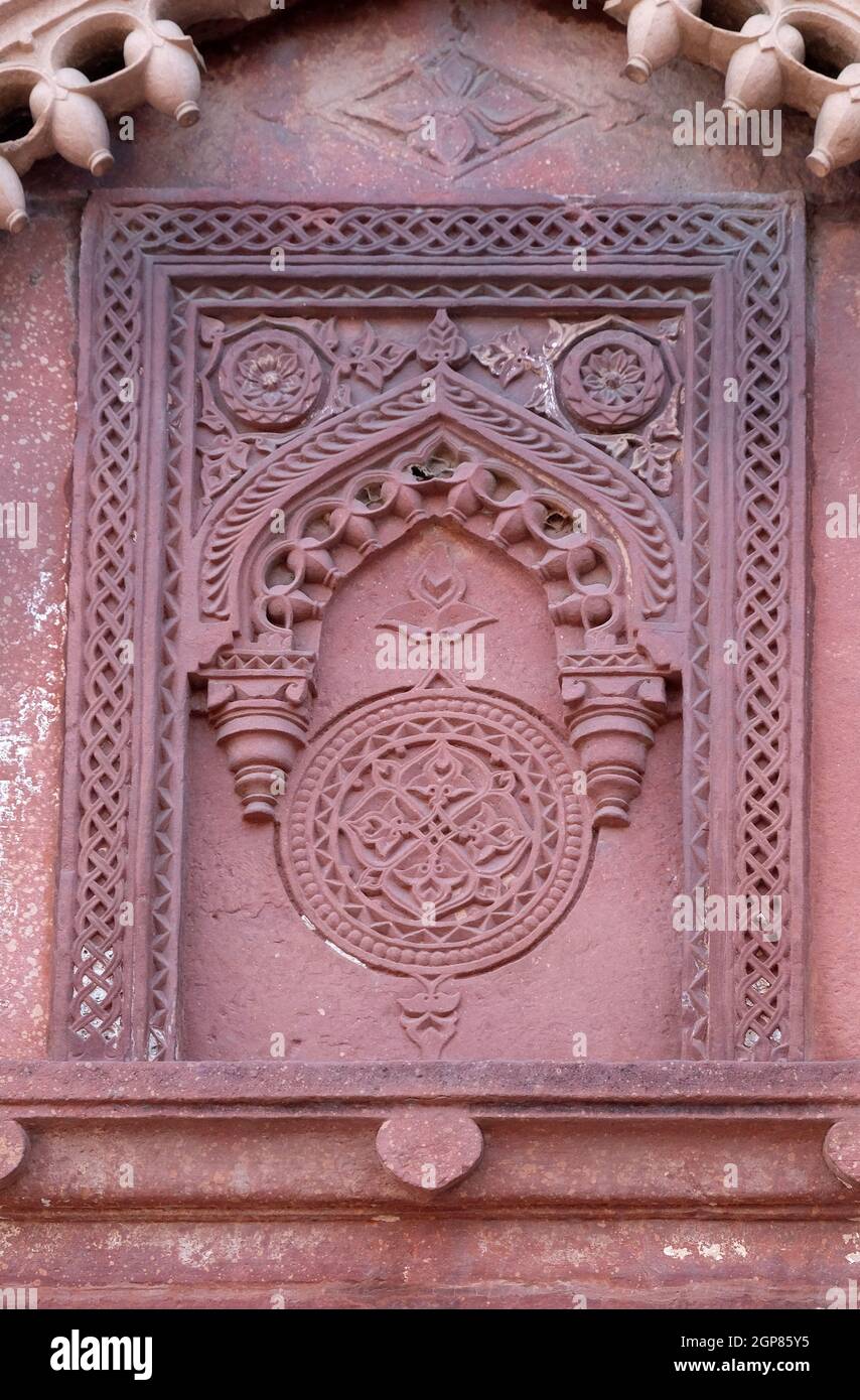 Stone pattern on a temple wall in Red Fort, Agra, UNESCO World heritage ...