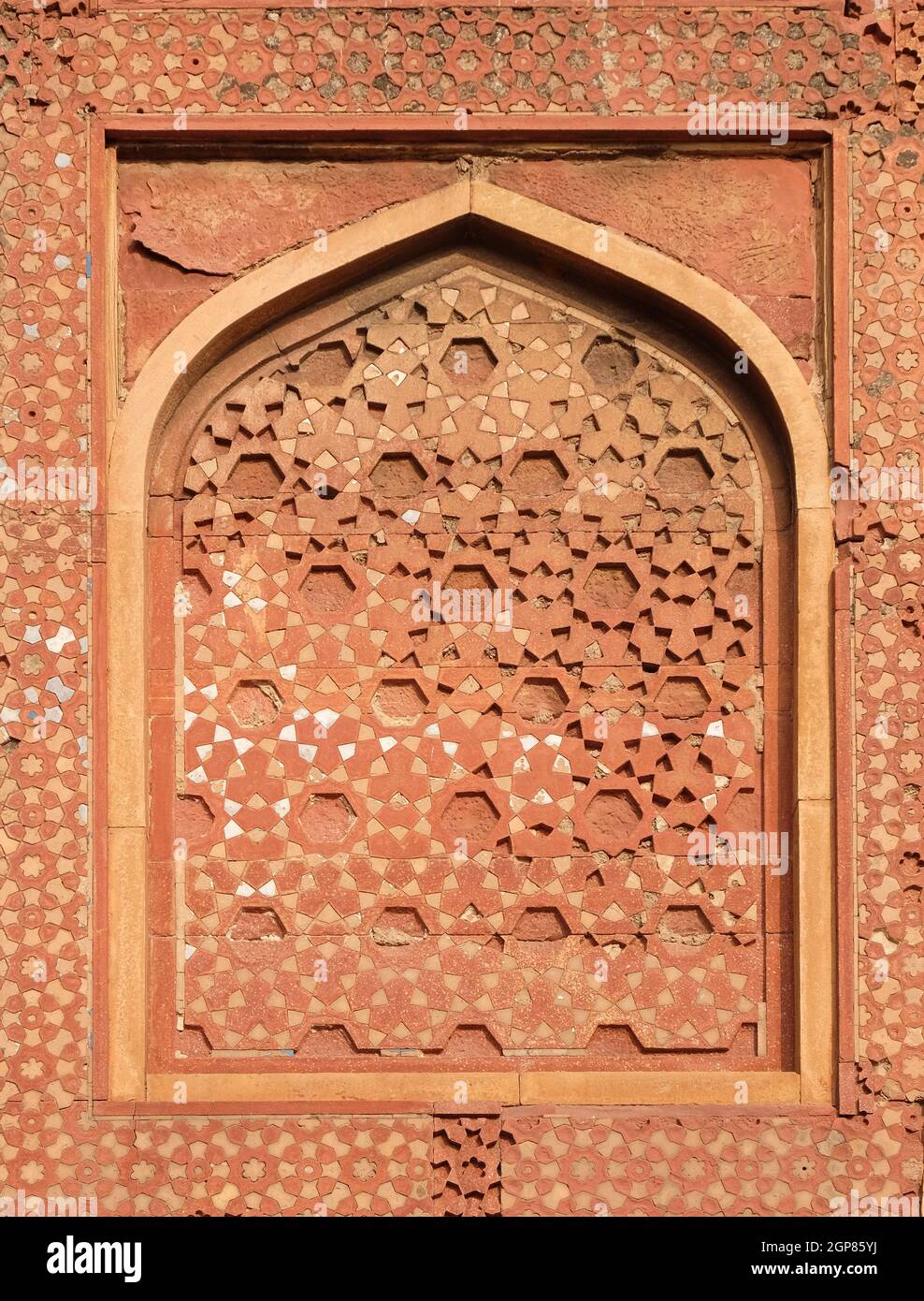 Stone pattern on a temple wall in Red Fort, Agra, UNESCO World heritage ...