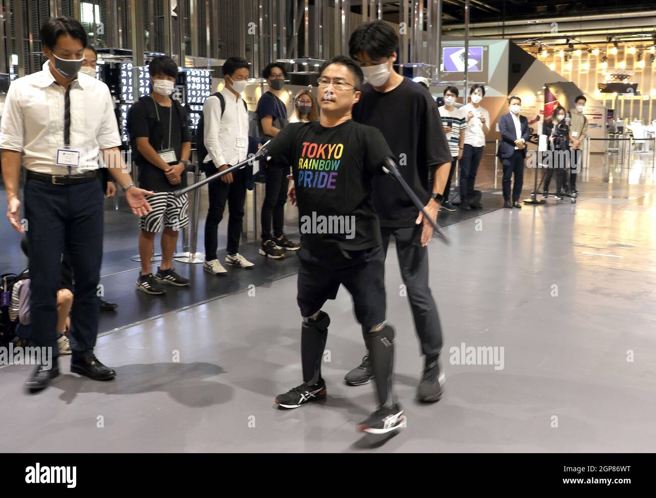 Tokyo, Japan. 28th Sep, 2021. Japanese sports writer born without arms ...