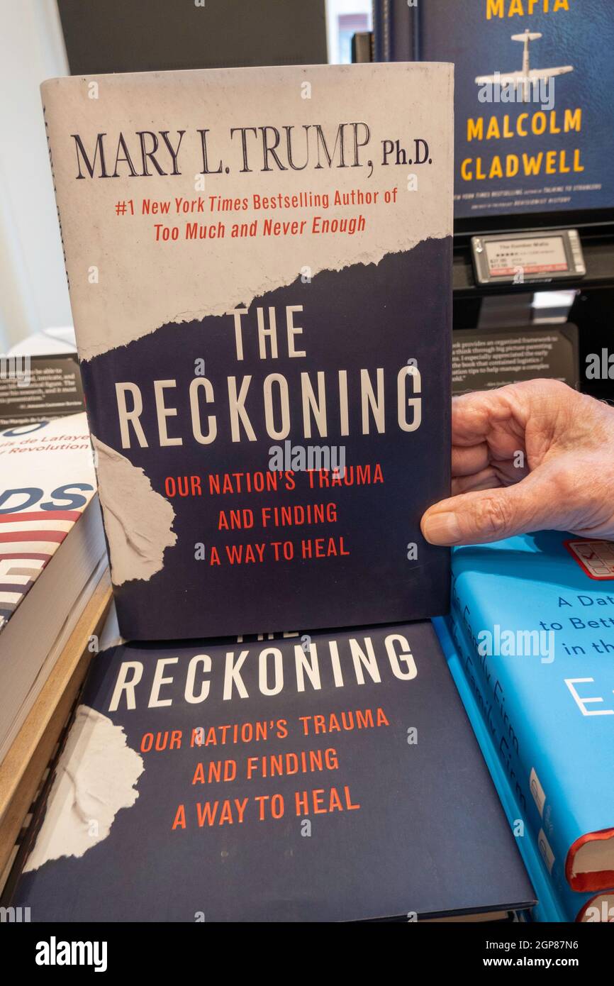 Mary trump books hi-res stock photography and images - Alamy