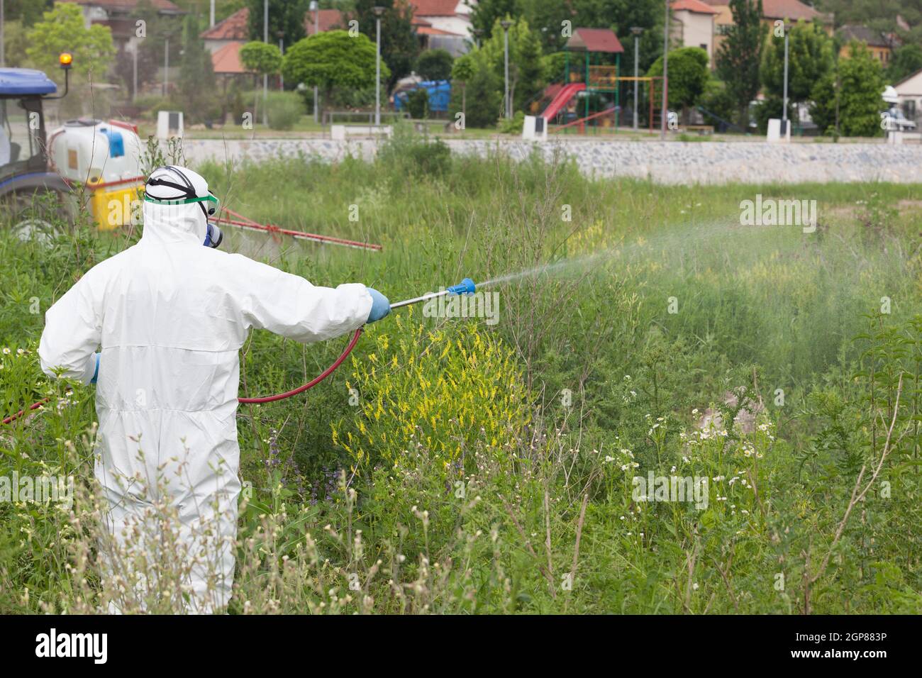 Man spray insects hi-res stock photography and images - Alamy