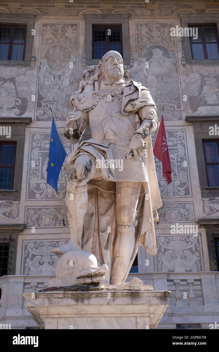 Statue of Cosimo I de Medici, Grand Duke of Tuscany on Piazza dei ...