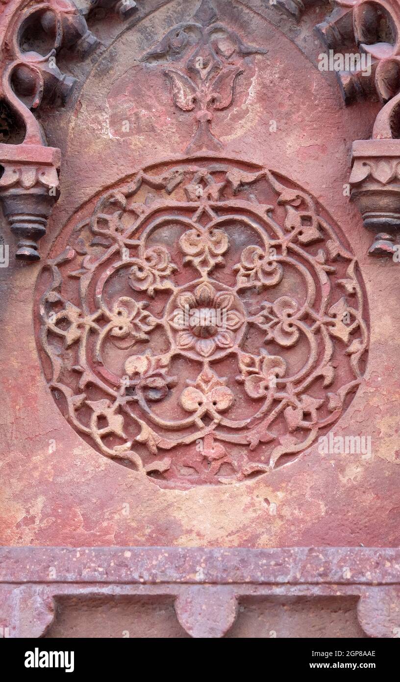 Stone pattern on a temple wall in Red Fort, Agra, UNESCO World heritage ...