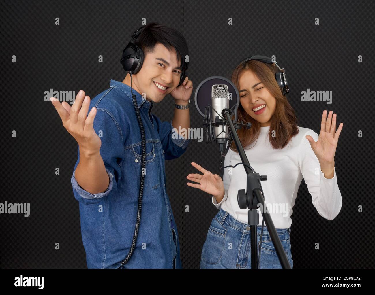 Asian chorus hi-res stock photography and images - Alamy