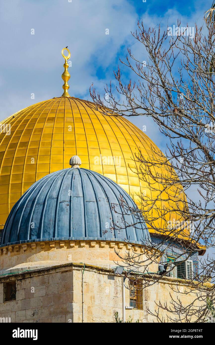 Exterior of famous rock dome building, jerusalem city Stock Photo - Alamy
