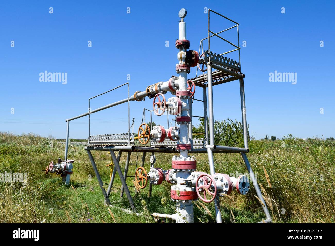 Well for oil and gas production. Oil well wellhead equipment. Oil ...