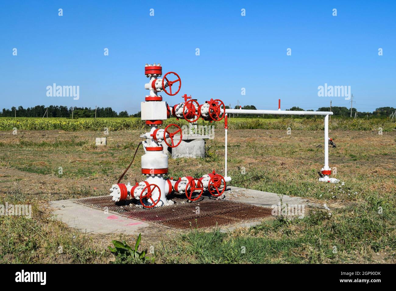 Wellhead manifold hi-res stock photography and images - Alamy