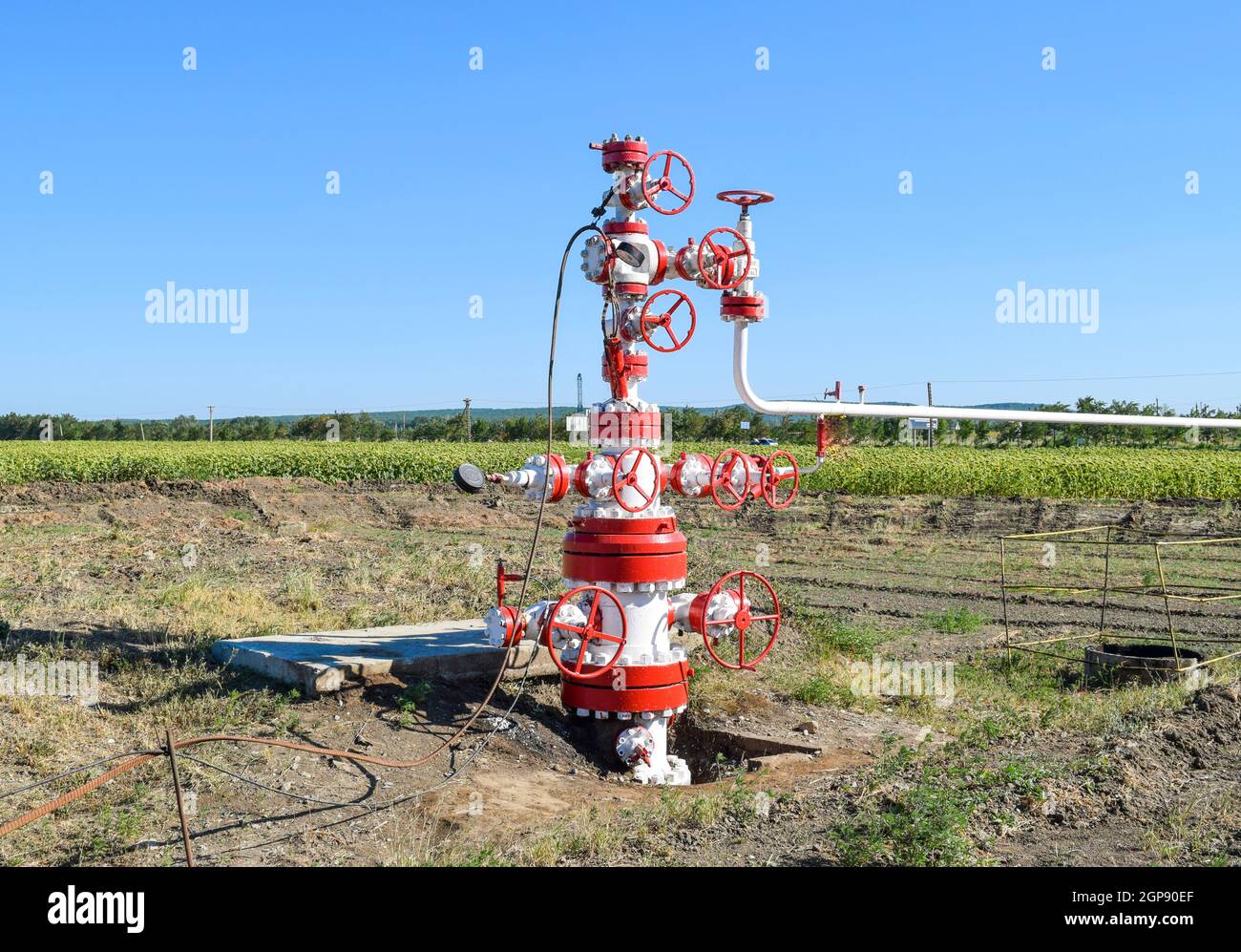 Wellhead manifold hi-res stock photography and images - Alamy