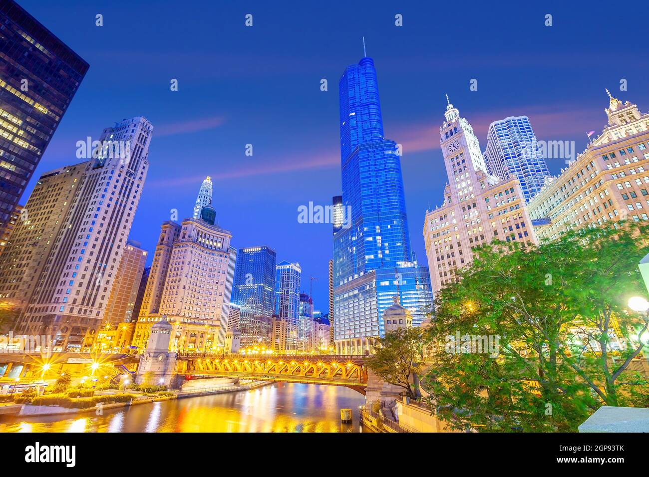 Downtown chicago skyline cityscape in Illinois, USA Stock Photo - Alamy