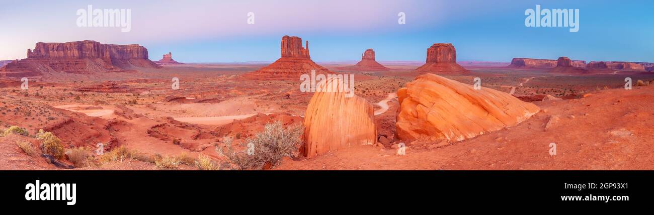 The unique nature landscape of Monument Valley in Utah, USA at sunset ...