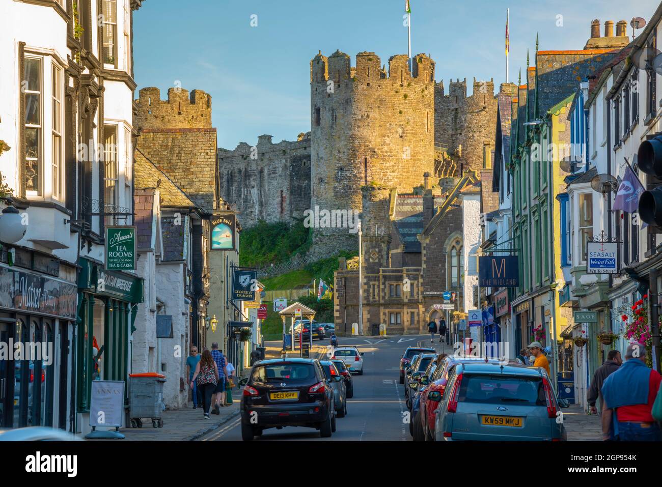 Castle street in conwy hi-res stock photography and images - Alamy