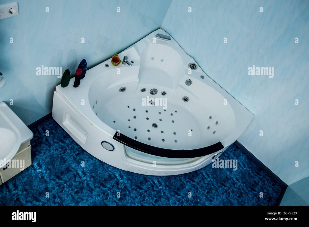 Jacuzzi in the bathroom. Bath with Jacuzzi Stock Photo - Alamy