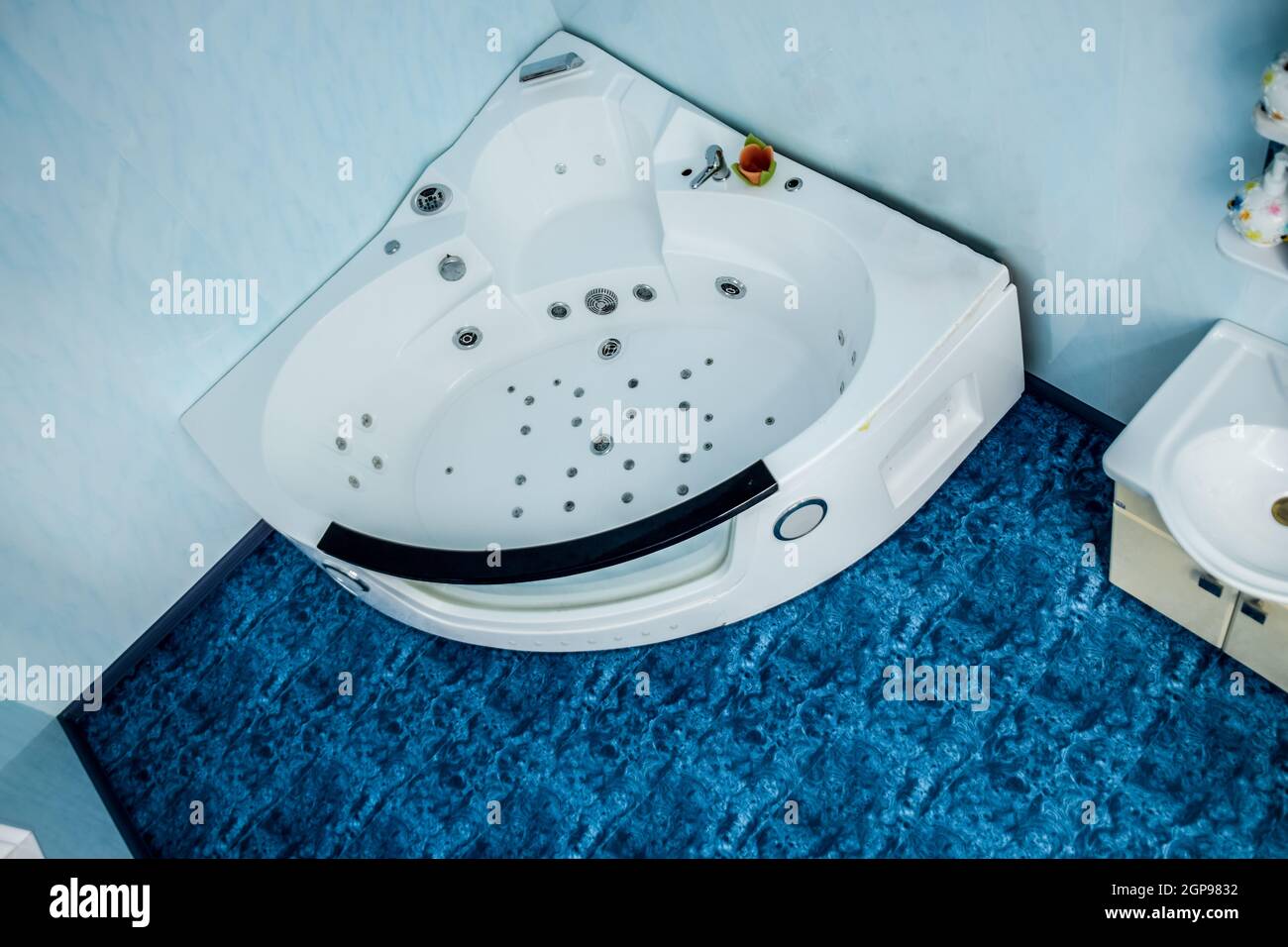 Jacuzzi in the bathroom. Bath with Jacuzzi Stock Photo - Alamy
