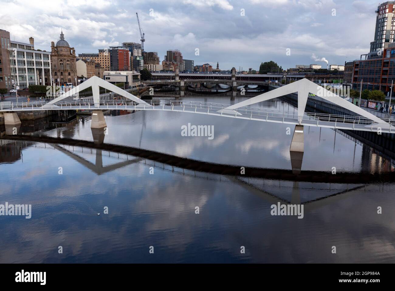 Aerial looking down from above tradeston bridge hi-res stock ...