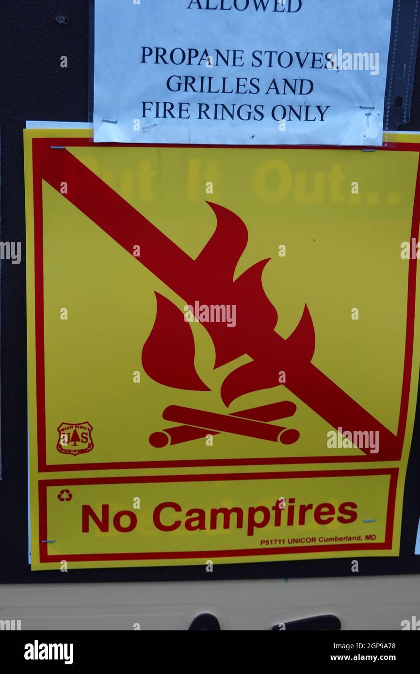 No campfires warning sign hi-res stock photography and images - Alamy