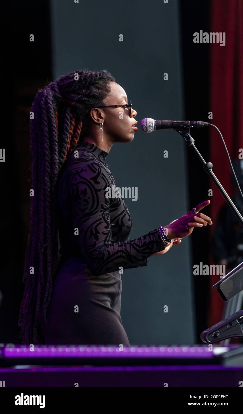 Debo Ray sings for Terri Lyne Carrington + Social Science at the 2021 ...