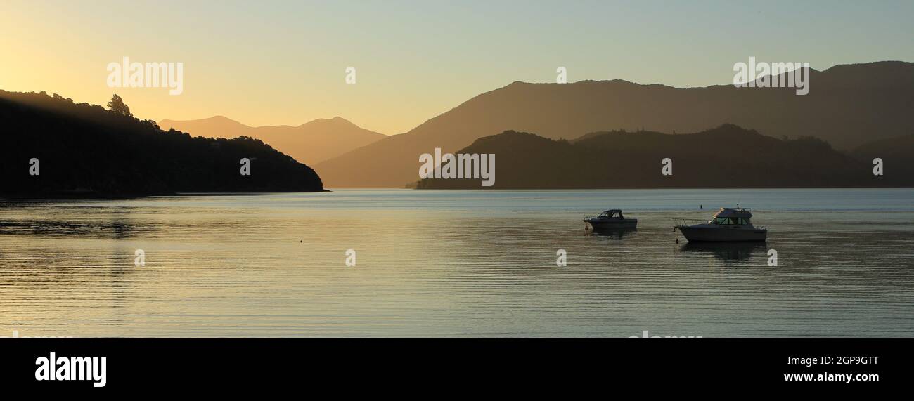 Portage bay hi-res stock photography and images - Alamy
