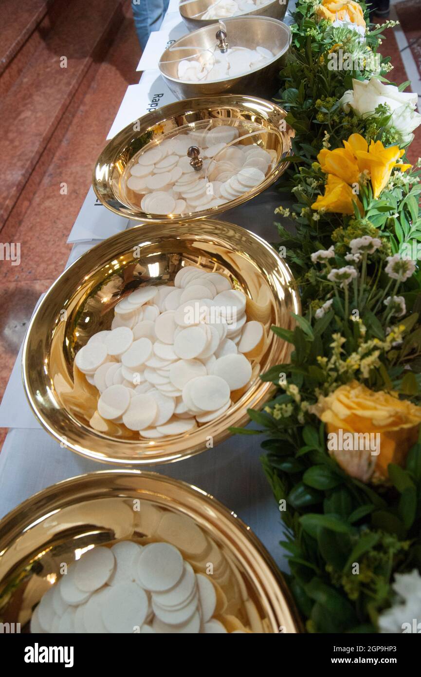 Sacramental ceremony hi-res stock photography and images - Alamy