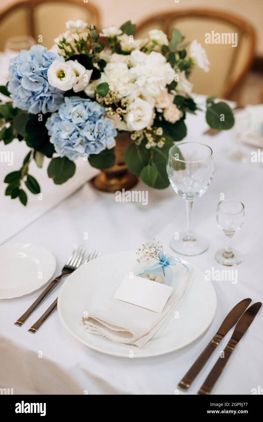 wedding decor with natural elements Stock Photo - Alamy