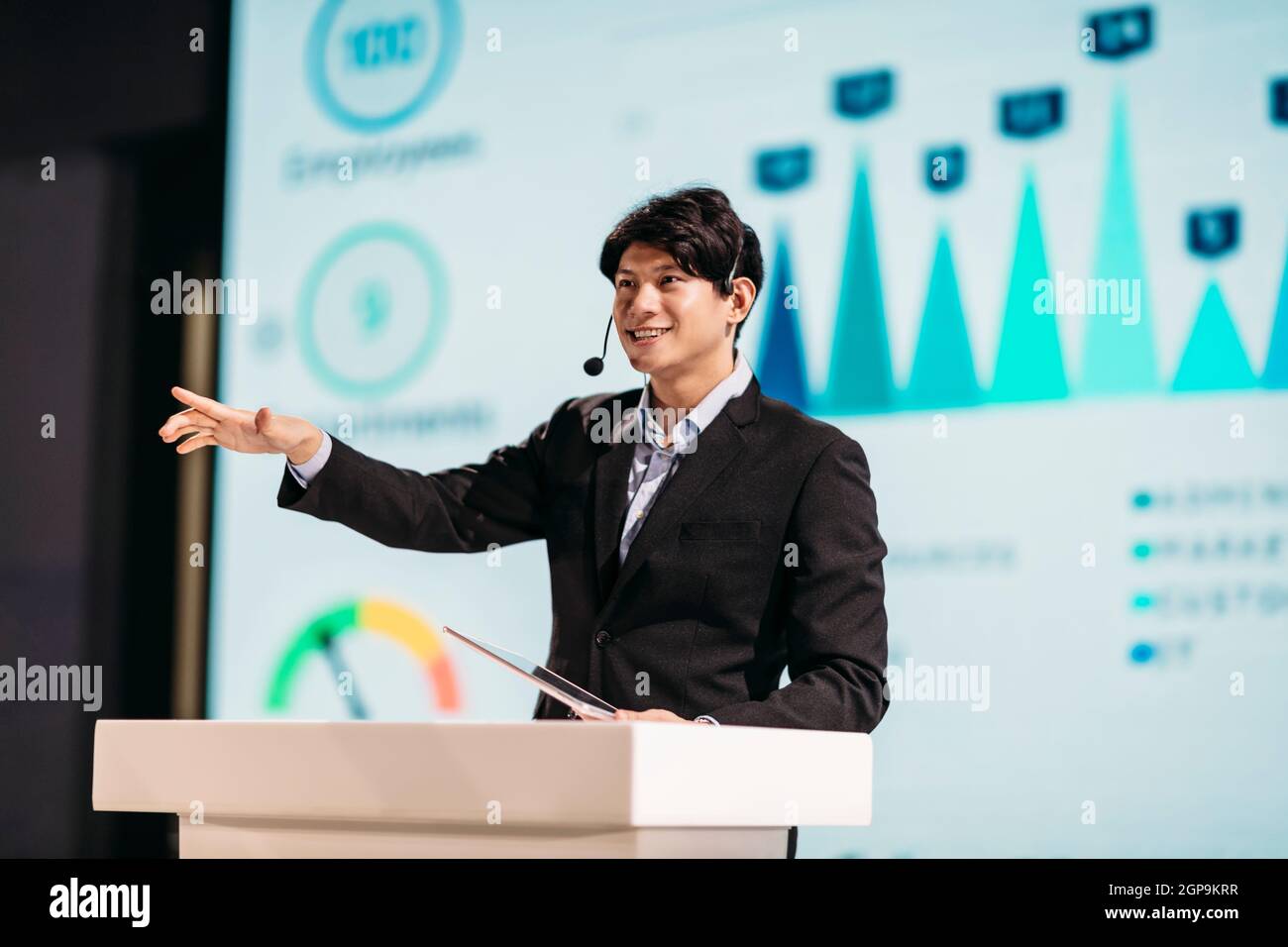 Stage manager headset hi-res stock photography and images - Alamy