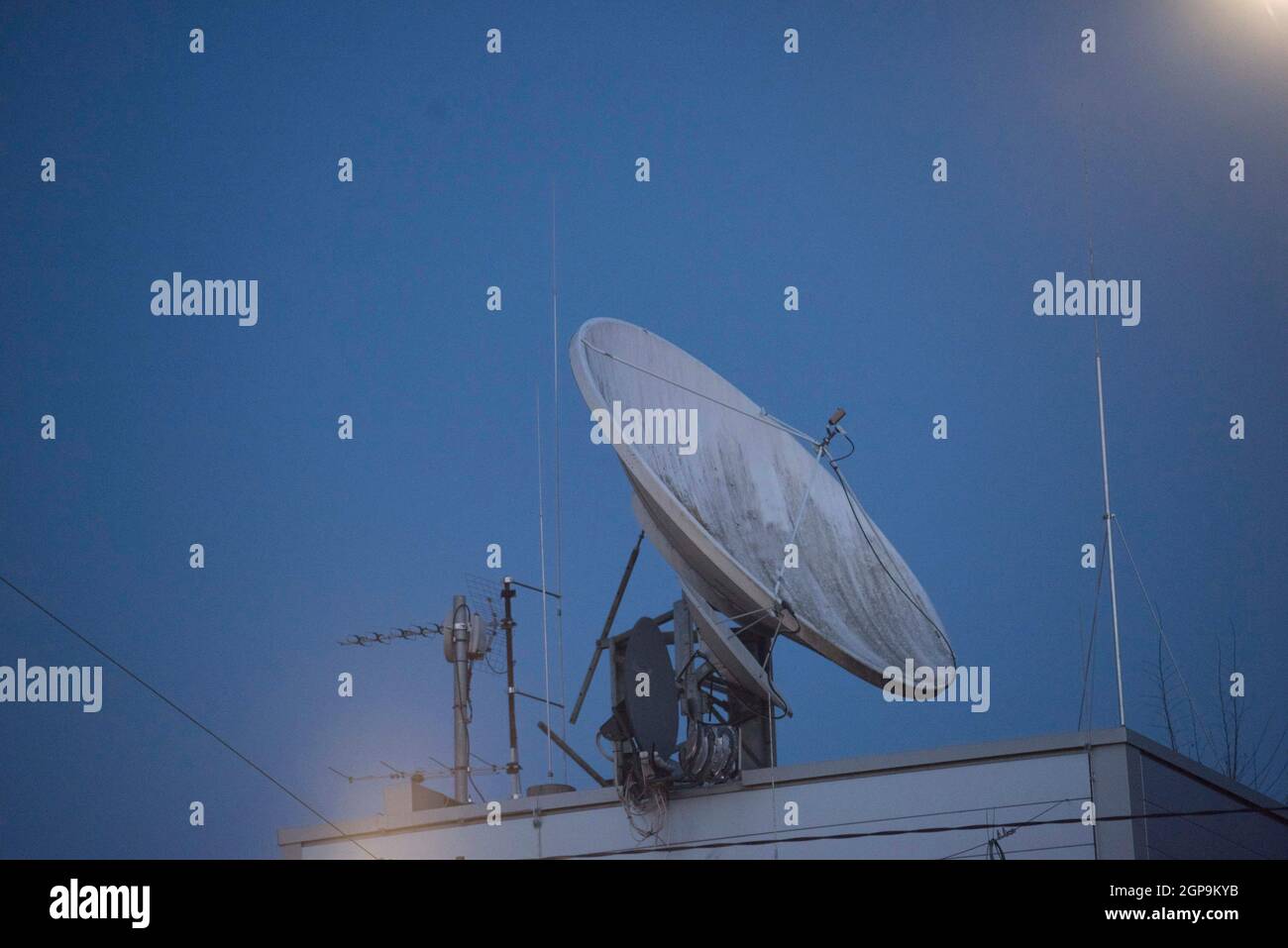Satellite receiving station hi-res stock photography and images - Alamy