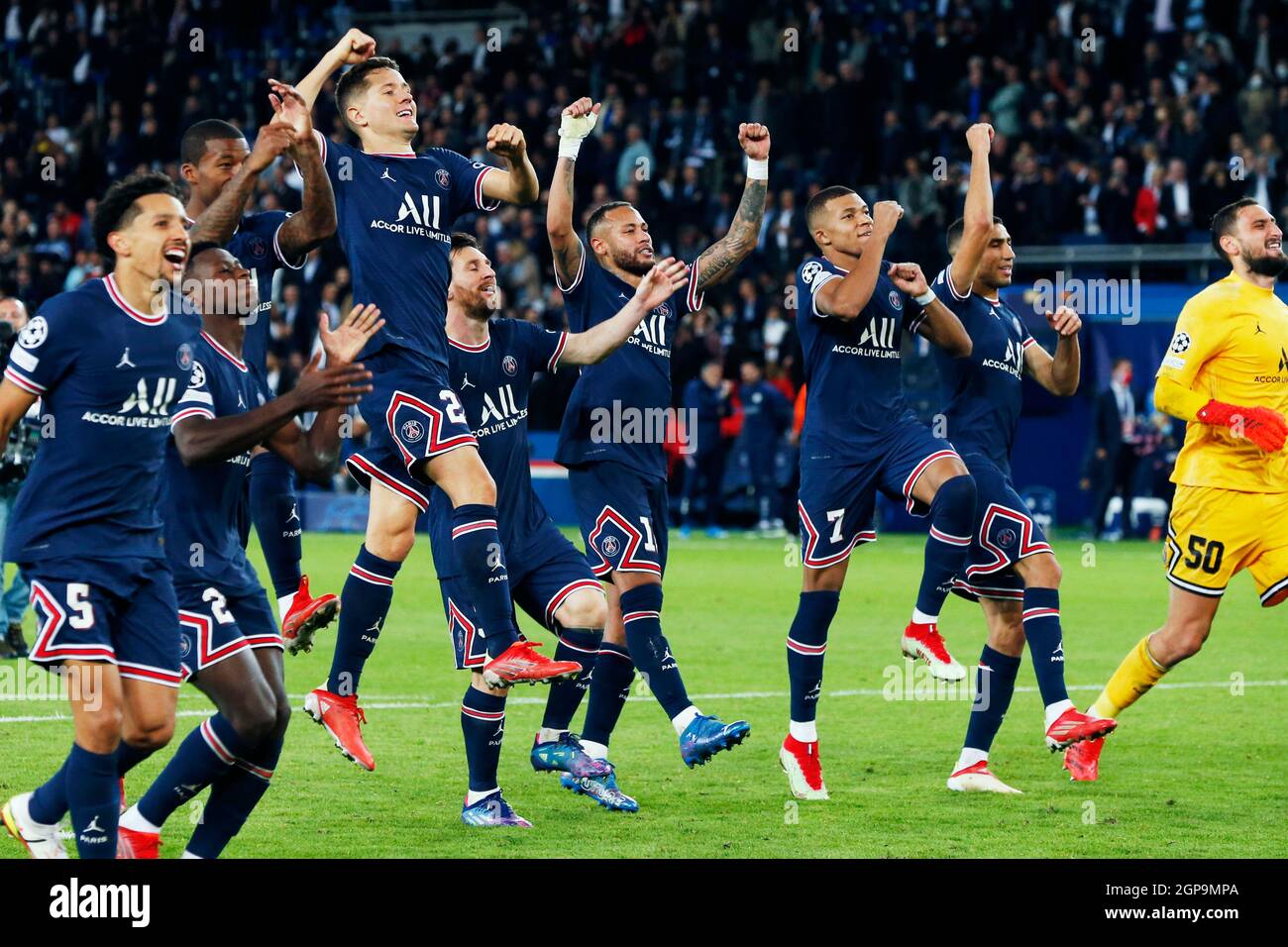 Psg celebrate 2021 hi-res stock photography and images - Alamy