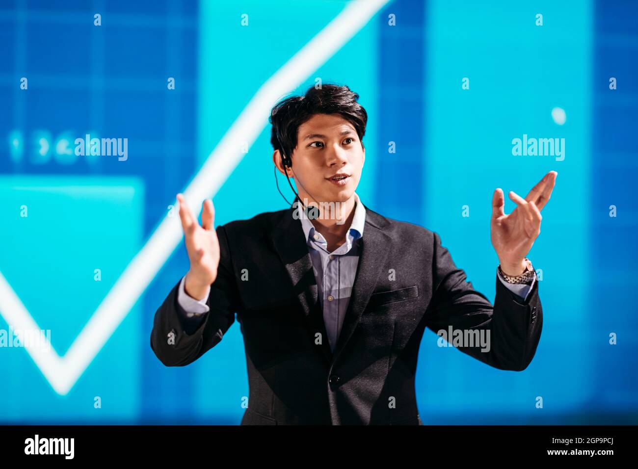 Stage manager headset hi-res stock photography and images - Alamy