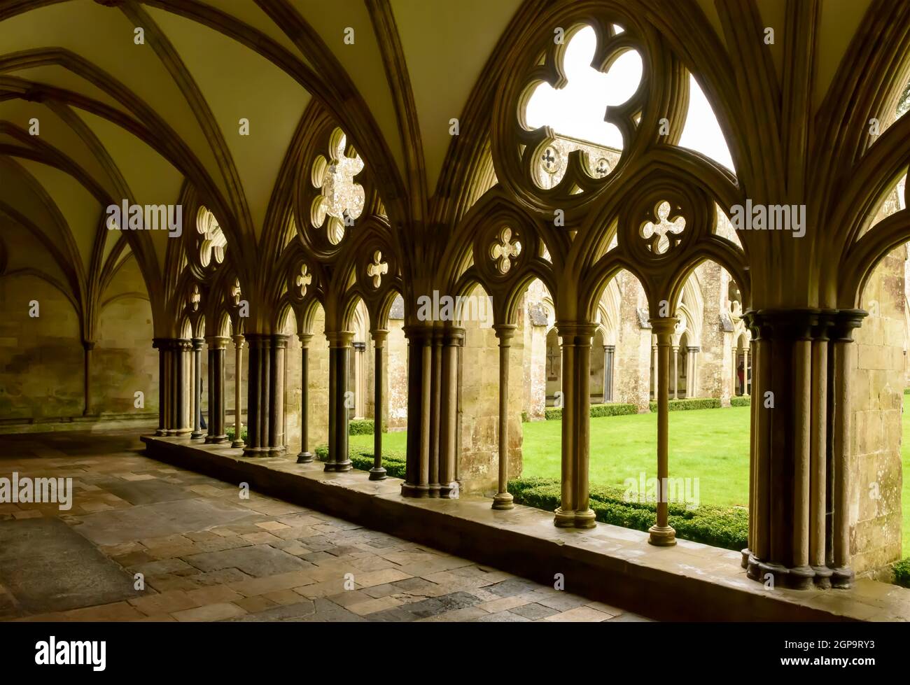 Mullions hi-res stock photography and images - Alamy