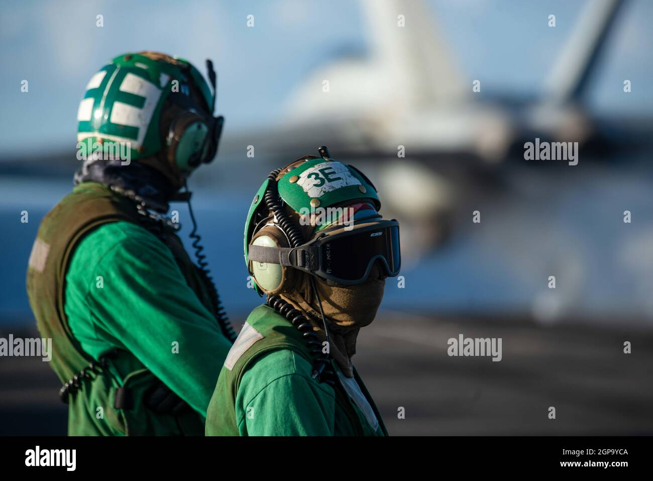 210928-N-DW158-1071 PHILIPPINE SEA (Sept. 28, 2021) – Aviation ...