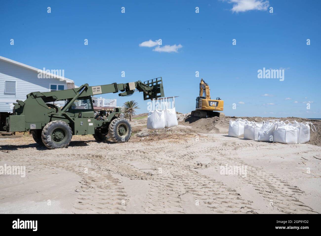 Louisiana National Guardsmen assigned to the 225th Engineer Brigade ...
